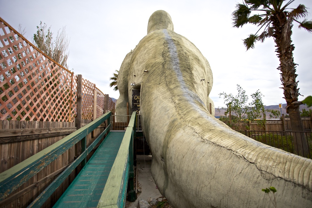 Cabazon Dinosaurs: The Biggest Dinosaur in the World - California ...