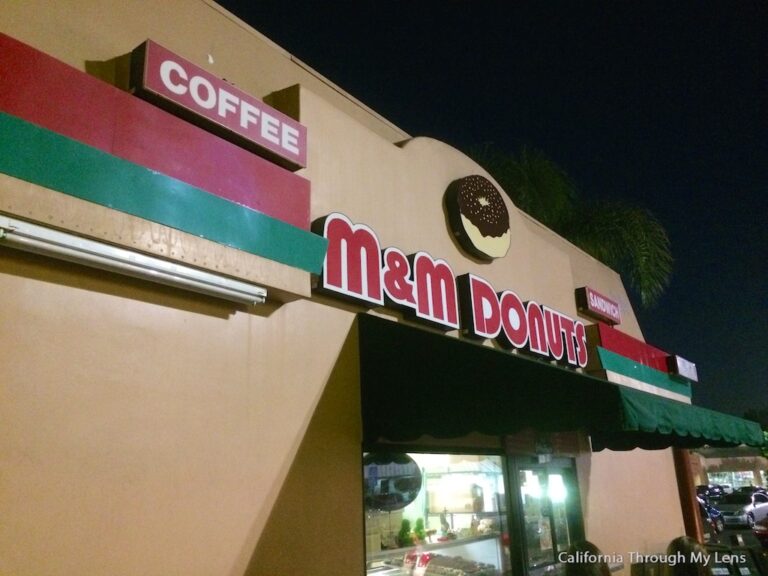M&M Donuts: Fresh Blueberries Donuts and an Hour Wait - California ...