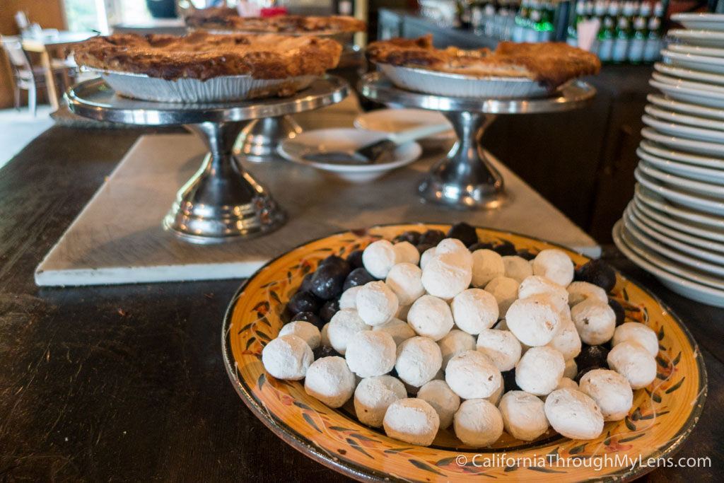 Cafe Reyes: Oysters & Wood Fired Pizza Outside Point Reyes National ...