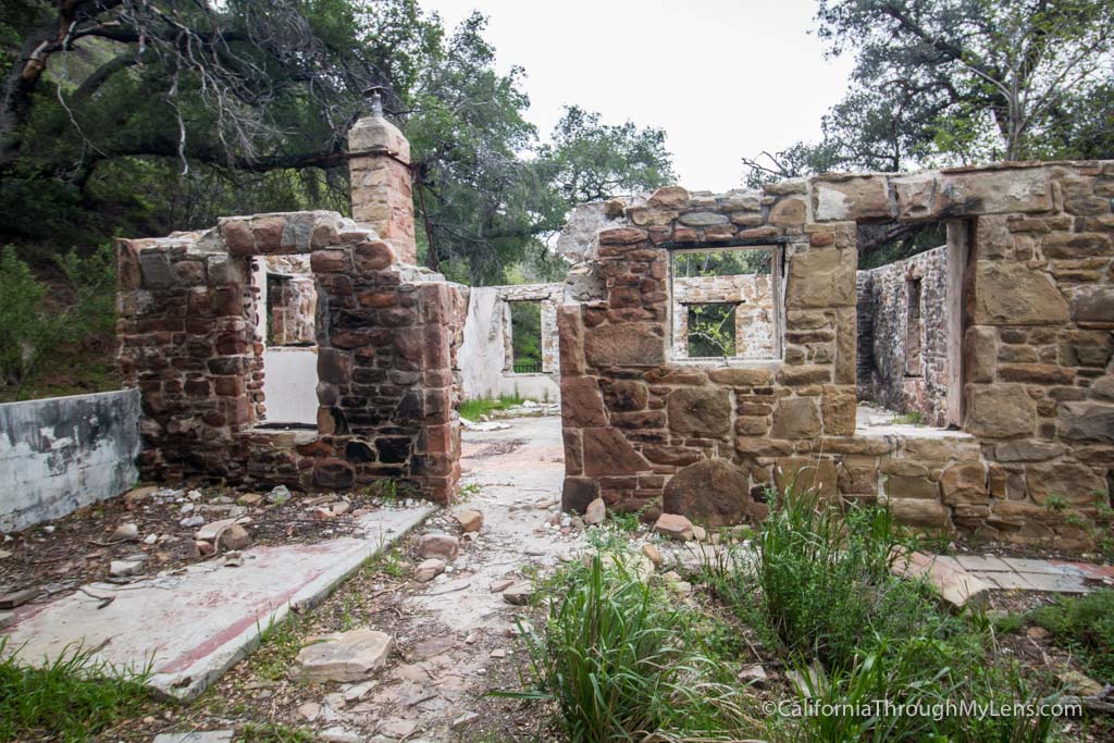 Solstice Canyon Trail: Exploring the Waterfall and Ruins - California ...