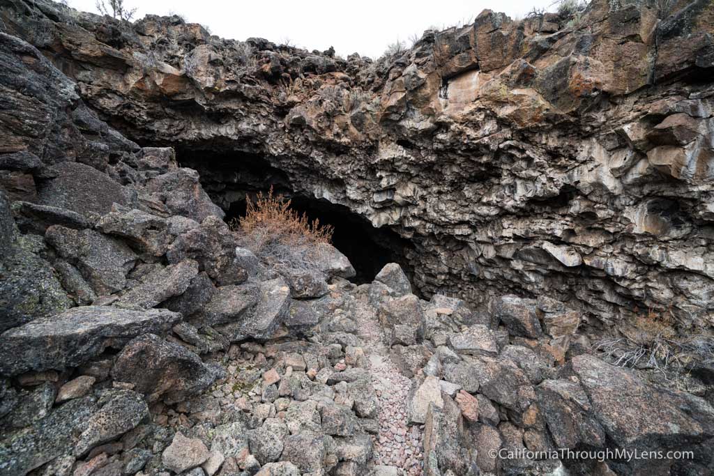 Big Painted Cave & Symbol Bridge in Lava Beds National Monument ...