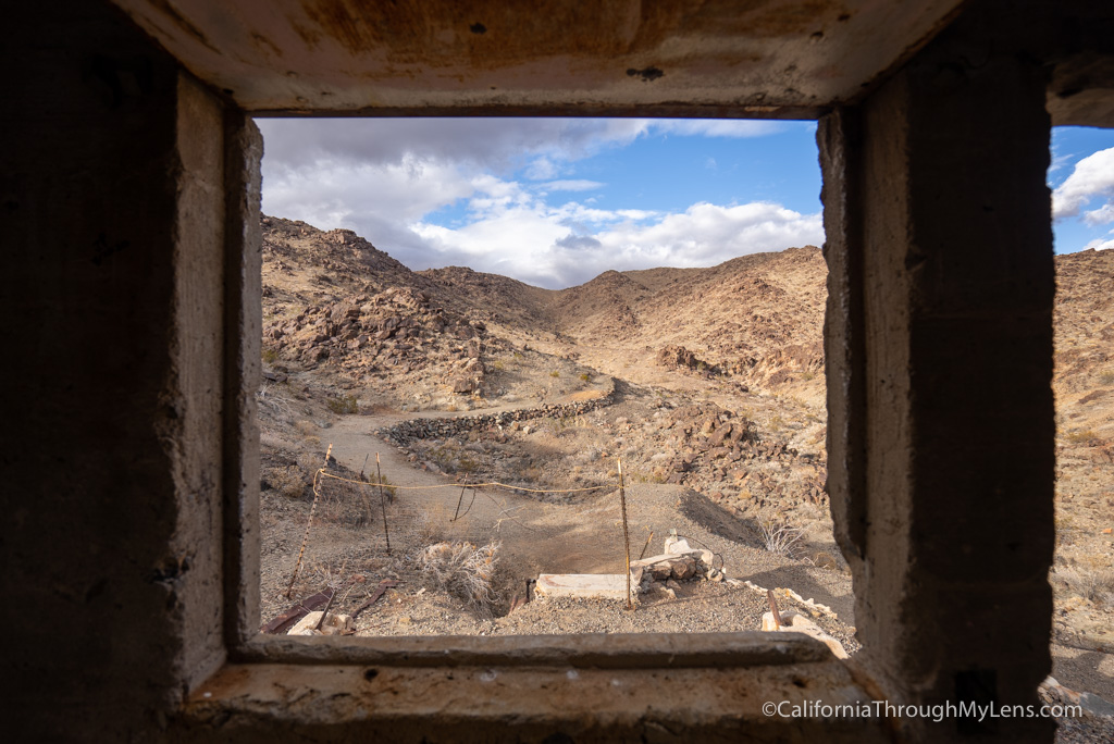 Off-roading to mines on Old Dale Road outside of Joshua Tree National ...